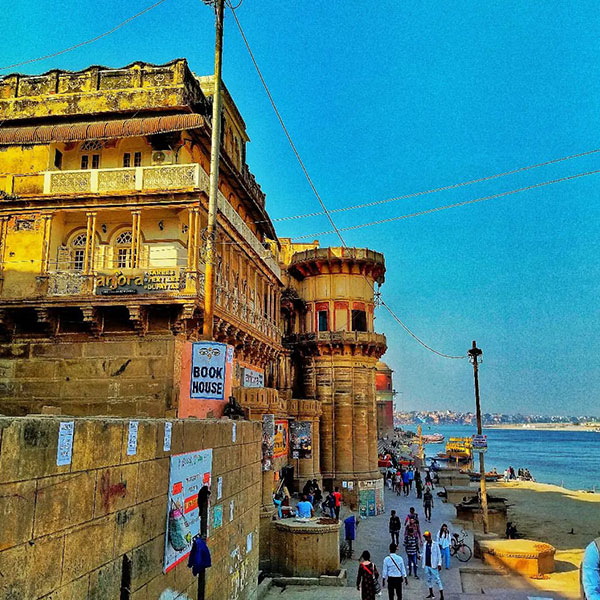 Walking Tour of Varanasi - Walk and Explore
